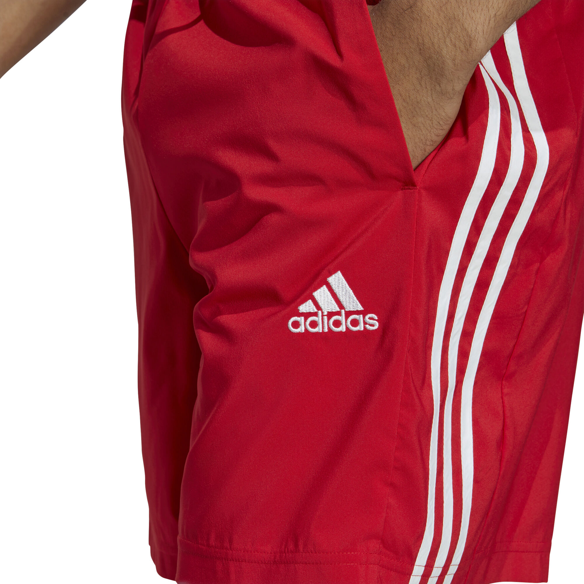 Adidas Essentials Aeroready Chelsea 3 Stripes Shorts Herren Rot Weiß